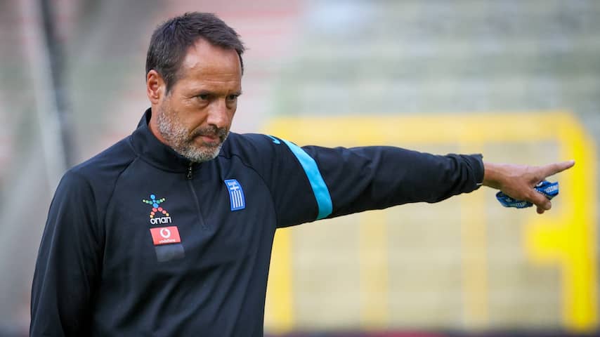 Ajax maakt seizoen af met John van 't Schip als hoofdtrainer | Voetbal ...