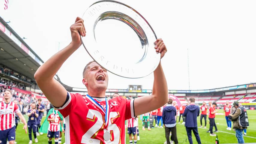 Droomweek PSV'er Veerman met titel en kind: 'Analisten roepen maar wat ...
