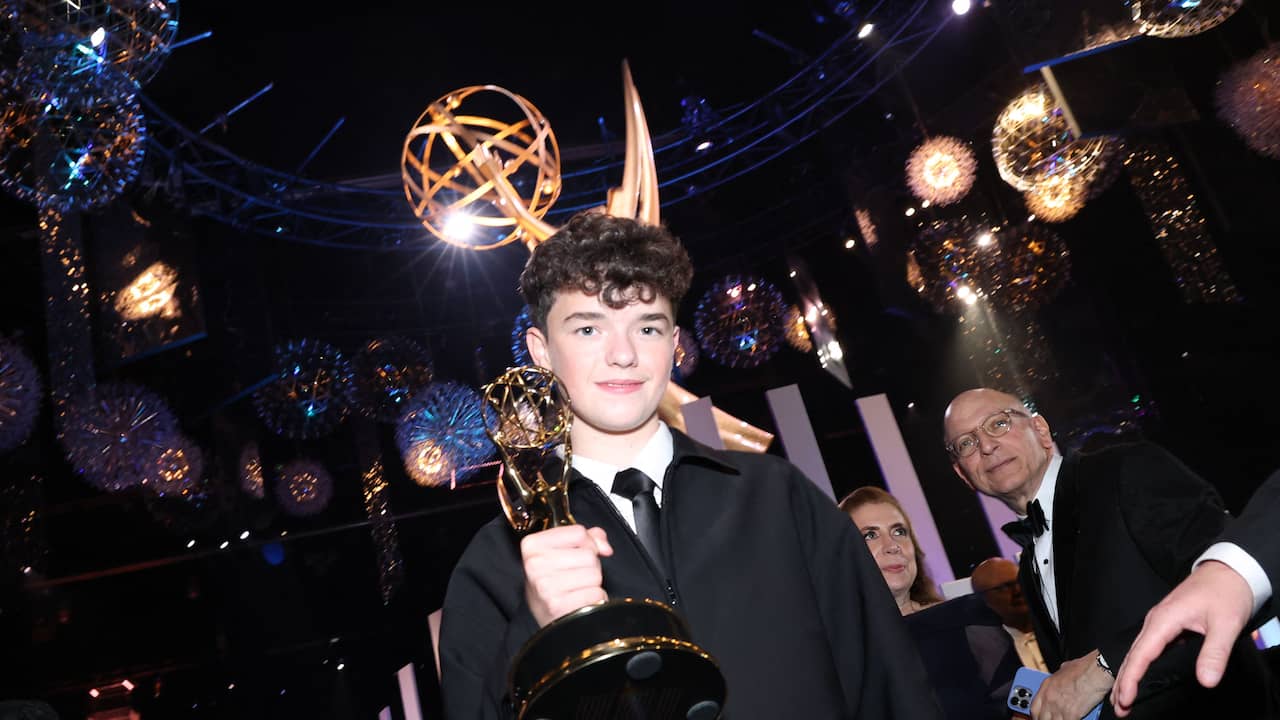Adolescence-acteur Owen Cooper (15) jongste mannelijke Emmy-winnaar ...
