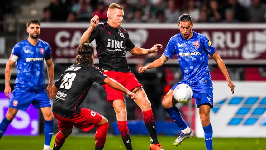 Tiental Excelsior wint dankzij contractloze Van Duinen van onmachtig FC Twente | Voetbal | NU.nl