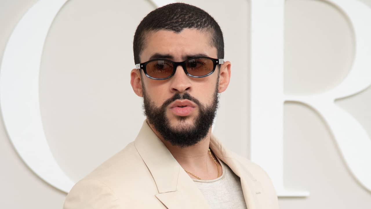 Bad Bunny scoort wereldhit door fans die herinneringen aan naasten ...
