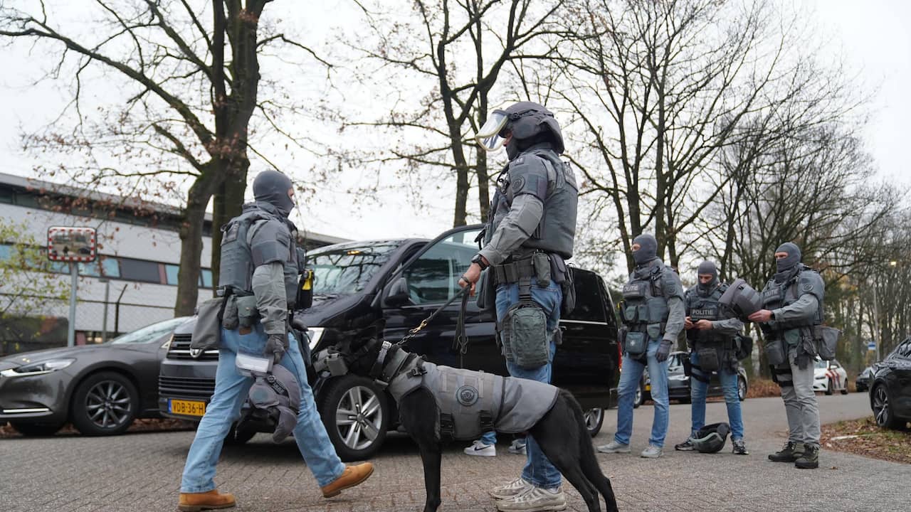 Twee medewerkers gegijzeld op psychiatrische afdeling gevangenis Vught ...