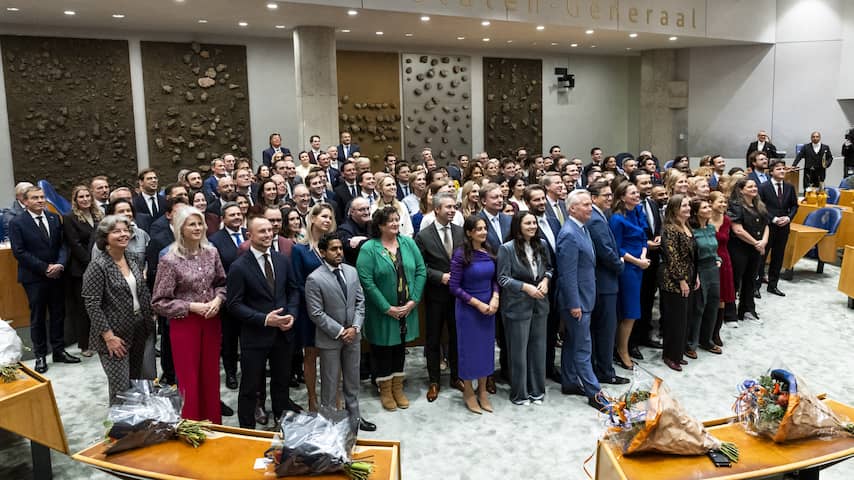 150 Tweede Kamerleden beëdigd: jongste is 27 jaar, oudste is 73 ...