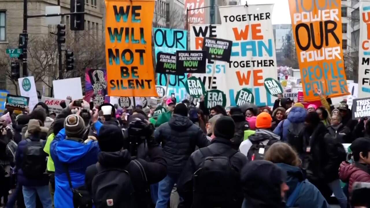 Duizenden mensen in VS protesteren voor vrouwenrechten | NU.nl