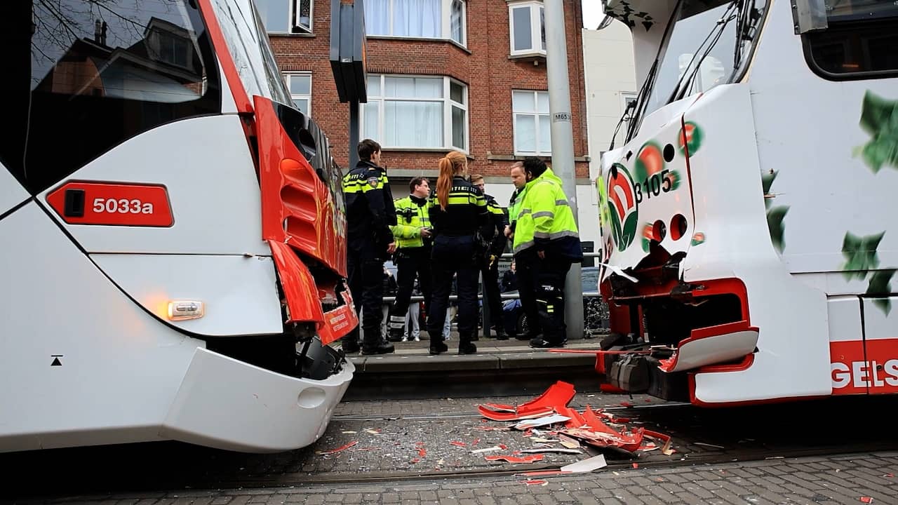 Trams in de kreukels na botsing in Den Haag | NU.nl