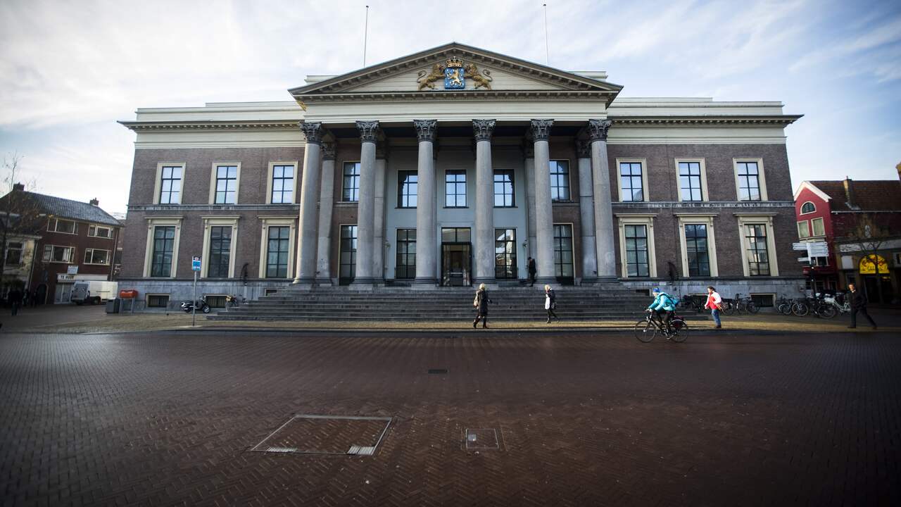 Man die agenten stak tijdens avondklok krijgt ook in hoger beroep 7 jaar cel en tbs | Binnenland ...