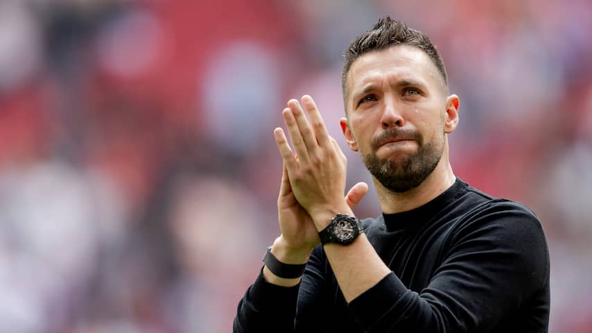 Farioli vertrekt als trainer van Ajax: 'We hebben een verschil van inzicht' | Voetbal | NU.nl