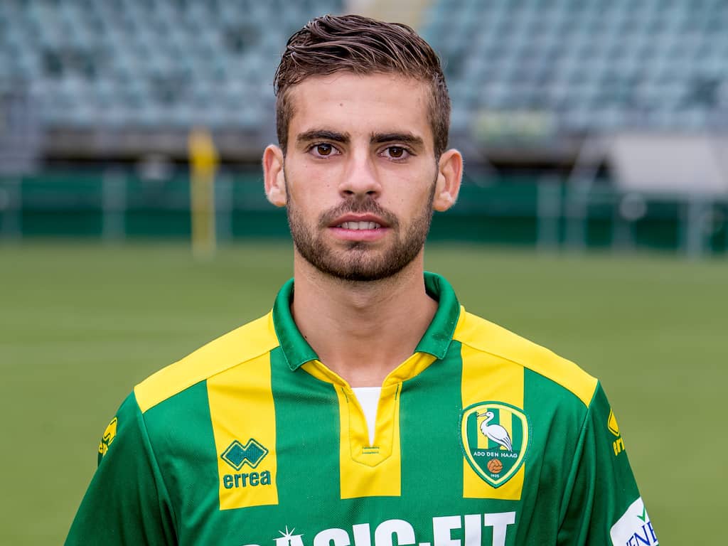 Oud-ADO-speler Hevel jaar geschorst wegens vervalsing bij interland ...