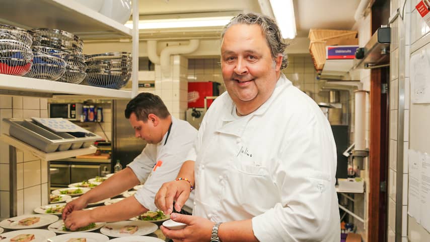 Tv-kok Julius Jaspers naar revalidatiecentrum na hersenbloeding: 'Gaat ...