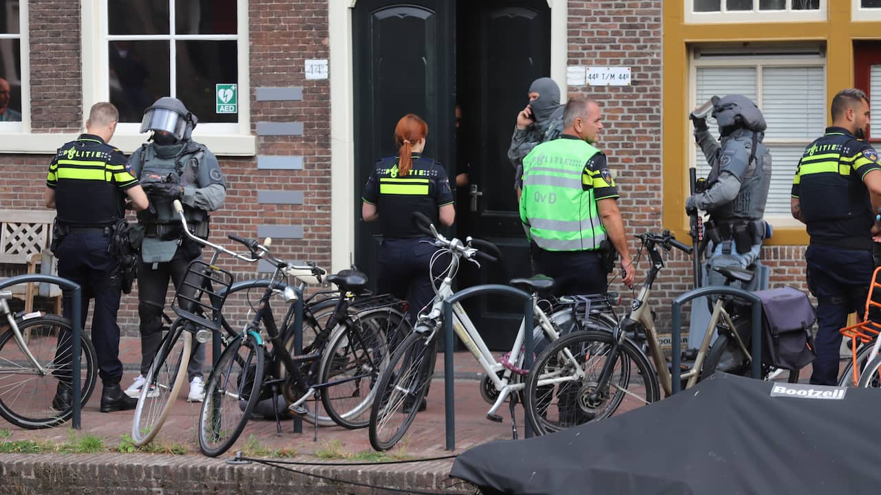 Twintig jaar cel en tbs voor fatale steekpartij in hulpcentrum Leiden | Misdaad | NU.nl