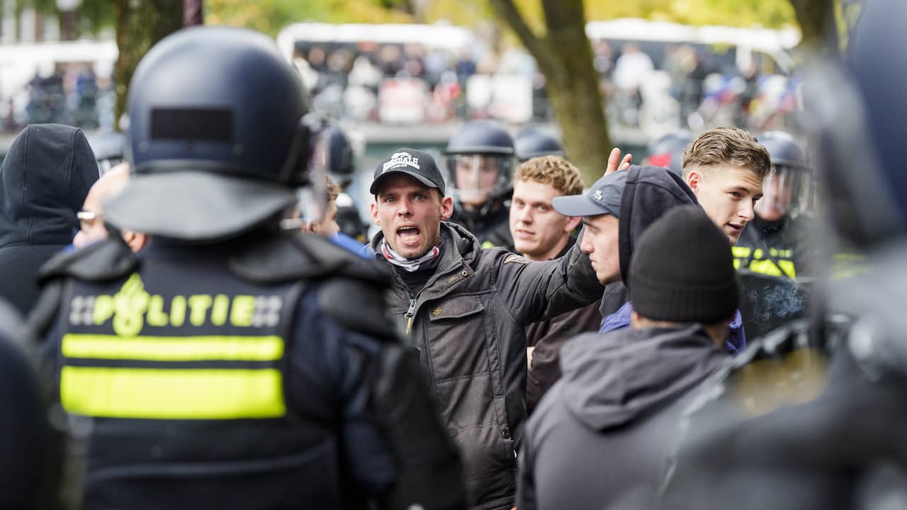 Nog zes mensen vast na anti-immigratieprotest in Amsterdam | Binnenland ...