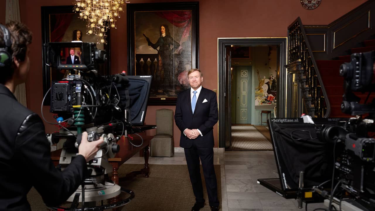 Kijk de kerstboodschap van koning Willem-Alexander | NU.nl