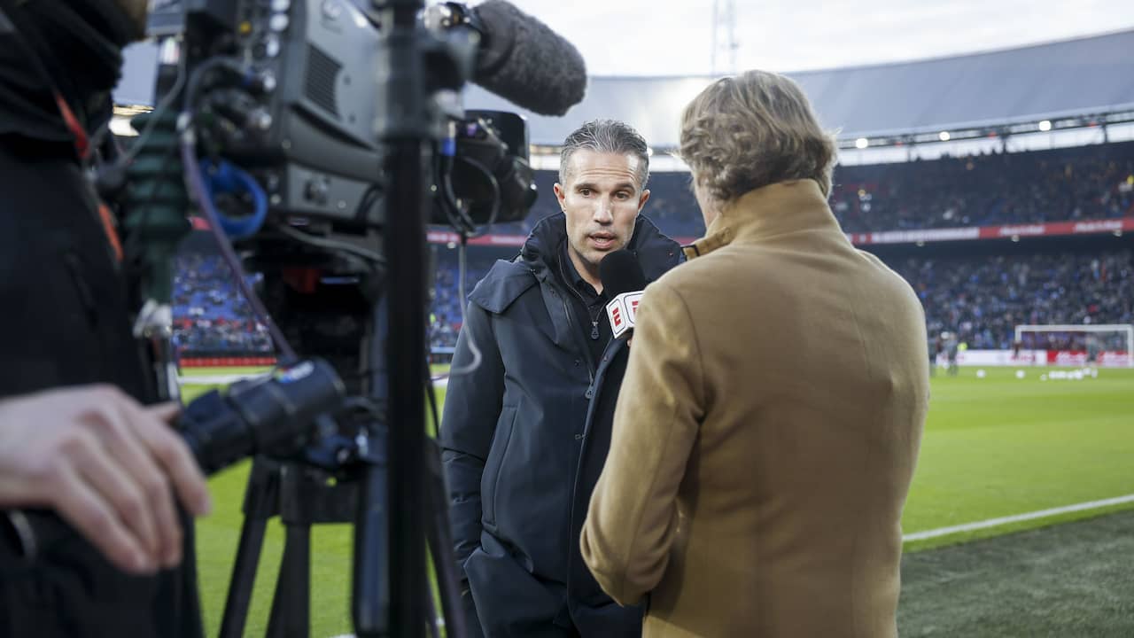 Van Persie passeert Timber bij Feyenoord, Ueda ontbreekt in selectie ...