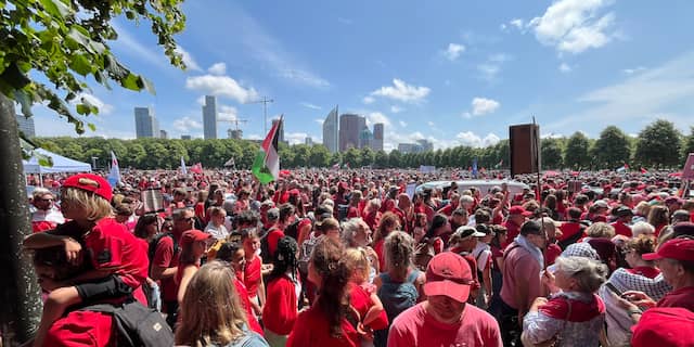 Organisatie meldt 150.000 aanwezigen bij Rode Lijn-protest in Den Haag ...