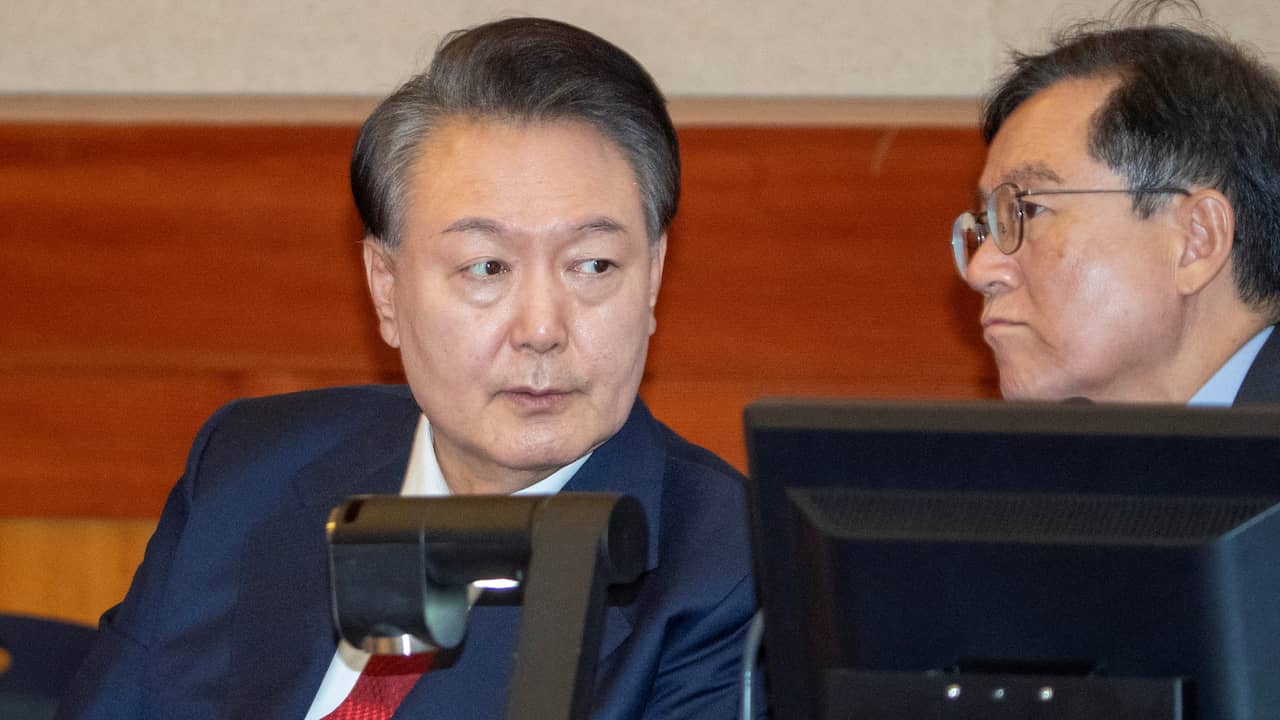 Geschorste Zuid-Koreaanse president Yoon wordt mogelijk toch vrijgelaten | Buitenland | NU.nl
