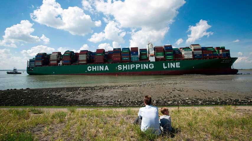 Containerschip vastgelopen op Westerschelde | Binnenland | NU.nl