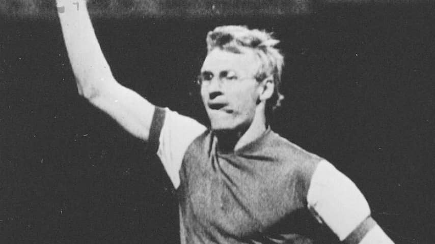 Oud-Feyenoorder Joop van Daele (77), bekend van 't kapotte brilletje, overleden | Voetbal | NU.nl
