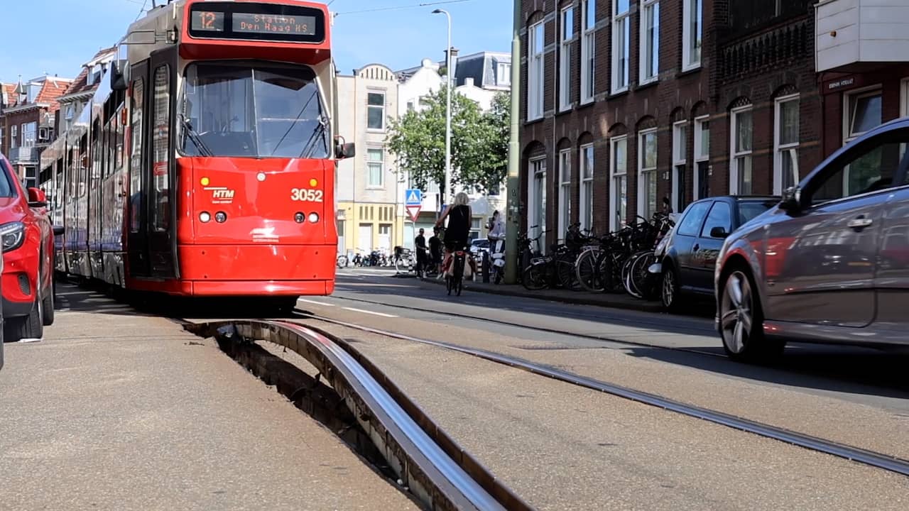 Tramspoor in Den Haag steekt omhoog door hitte | NU.nl