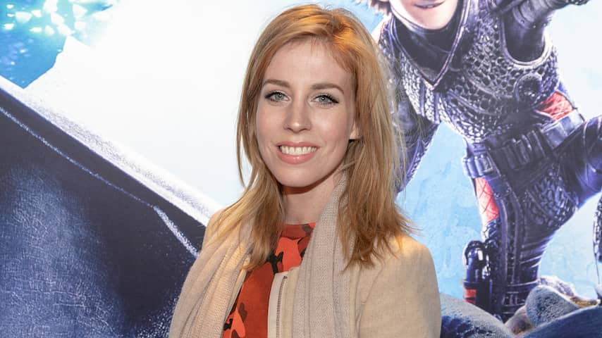 Elske DeWall maakt Friestalige versie van klassieker Het Dorp | Muziek ...