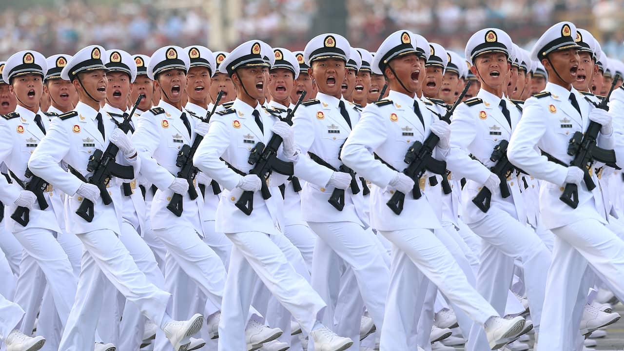 Poetin Kim Jong-un te gast bij grootste militaire parade van China | NU.nl