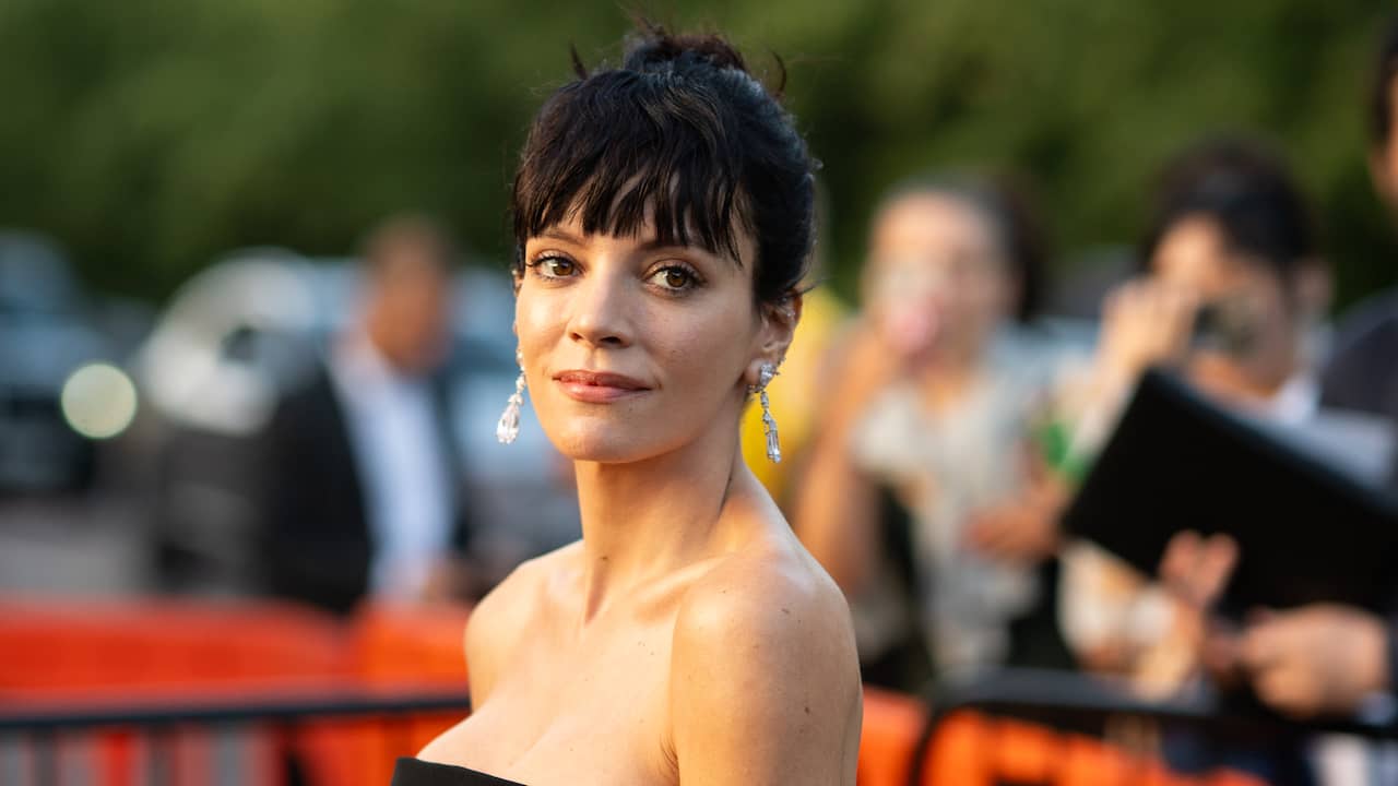 Open relatie en overspel: Lily Allen scoort met album over scheiding ...