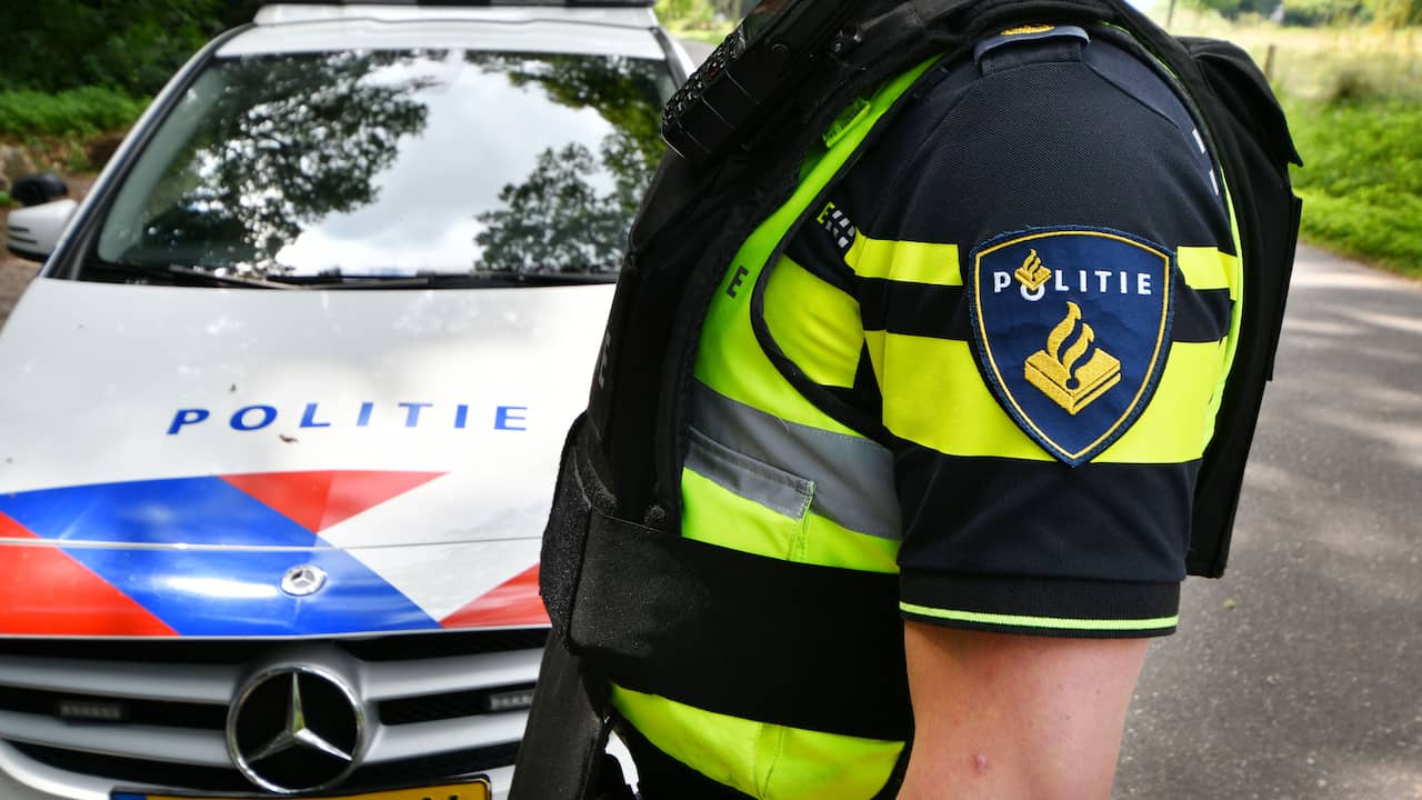 Twee mannen aangehouden na vondst van lichaam in woning Amsterdam | Binnenland | NU.nl