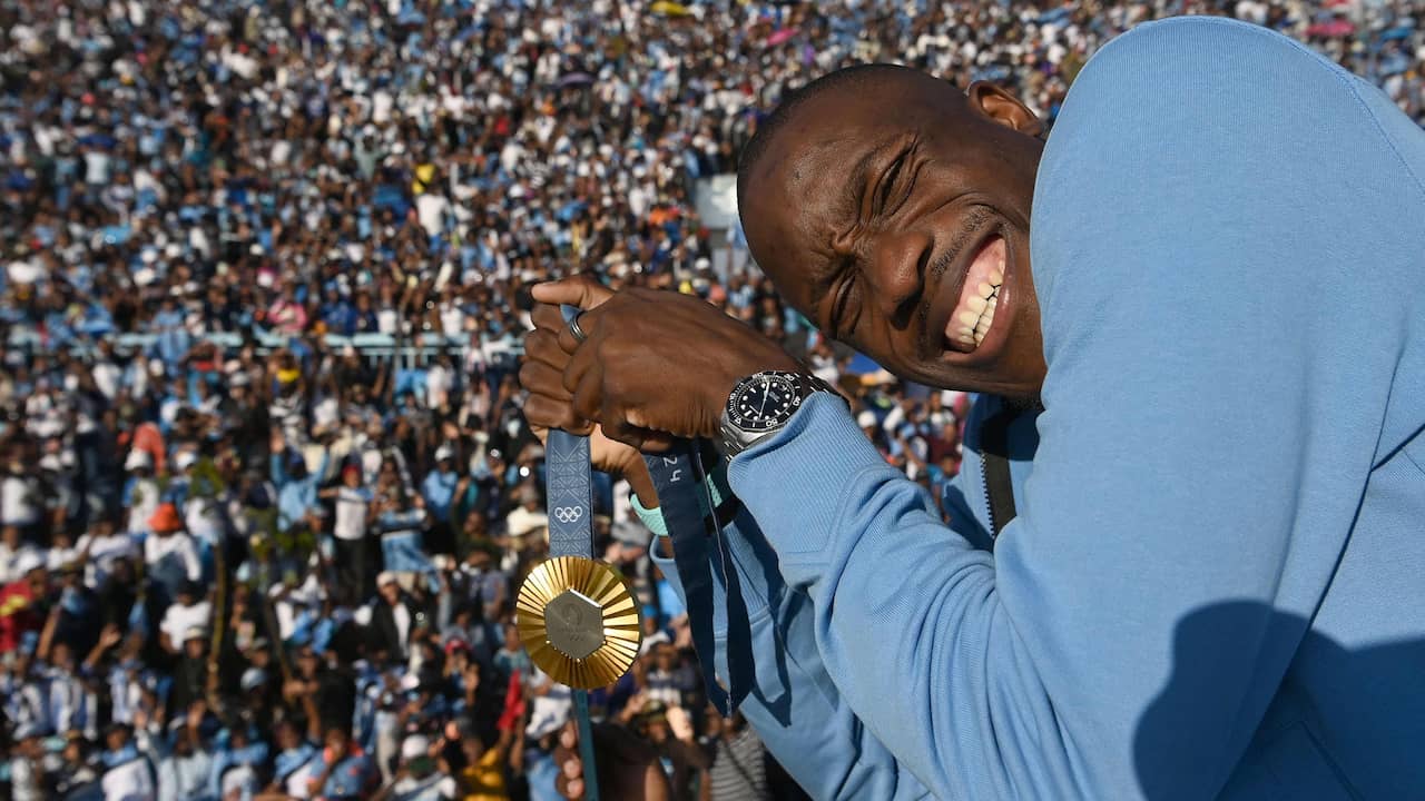 Botswana krijgt halve dag vrij om eerste olympisch kampioen te eren | Olympische Spelen | NU.nl