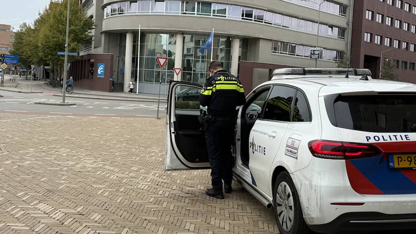 Mogelijk explosief in UWV-pand Heerlen, politie vraagt mensen te ...
