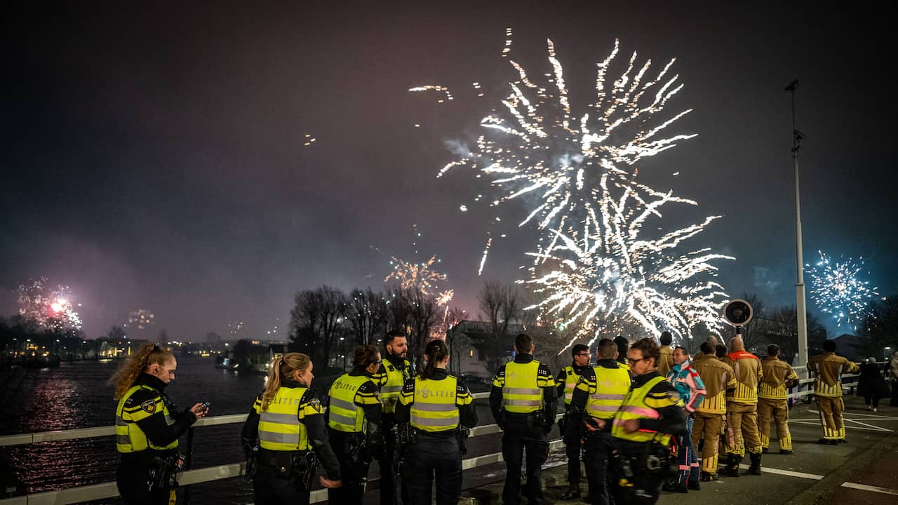 Naleving vuurwerkverbod kost tijd: 'Rookverbod ook geen discussie meer' | Tech | NU.nl