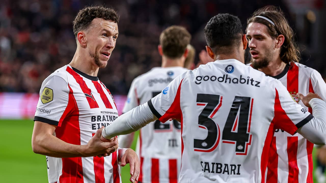 PSV lost Feyenoord af als Eredivisie-koploper dankzij nieuwe hoofdrol ...