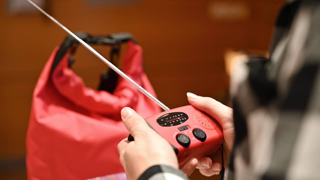 Consumentenbond waarschuwt voor gebrekkige functies in noodradio's ...