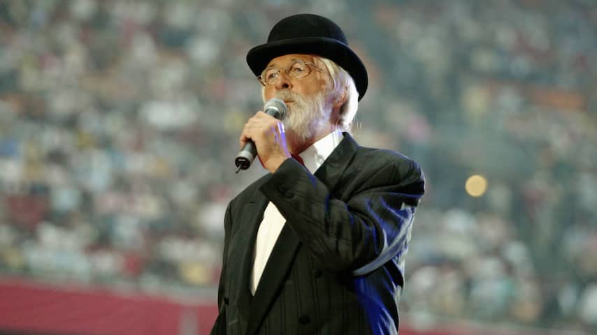Overleden Pierre Kartner (Vader Abraham) leed aan botkanker | Muziek ...