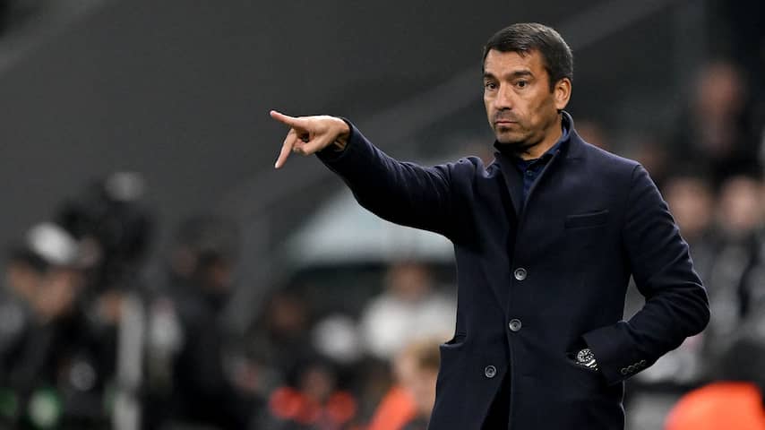 Van Bronckhorst na 5 maanden ontslagen bij Besiktas wegens slechte ...