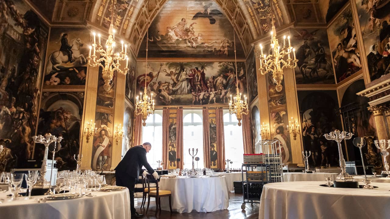 Zo ziet de Oranjezaal er vanavond uit voor het diner met staatshoofden ...