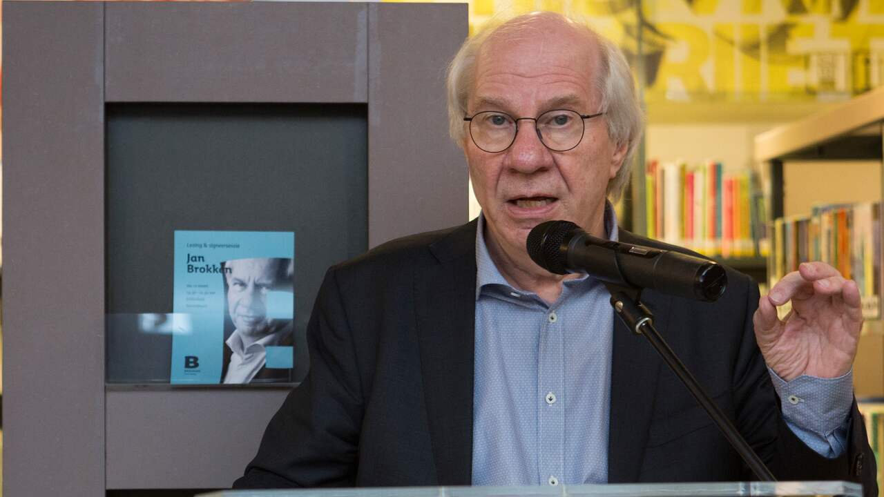 Jan Brokken moest afstand nemen terwijl hij over zijn ouders schreef ...