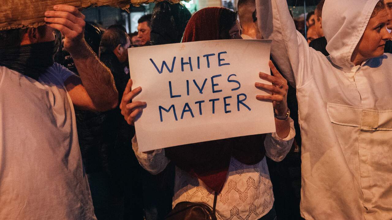 Hierom zijn leuzen als 'White Lives Matter' en de 'veertien woorden ...