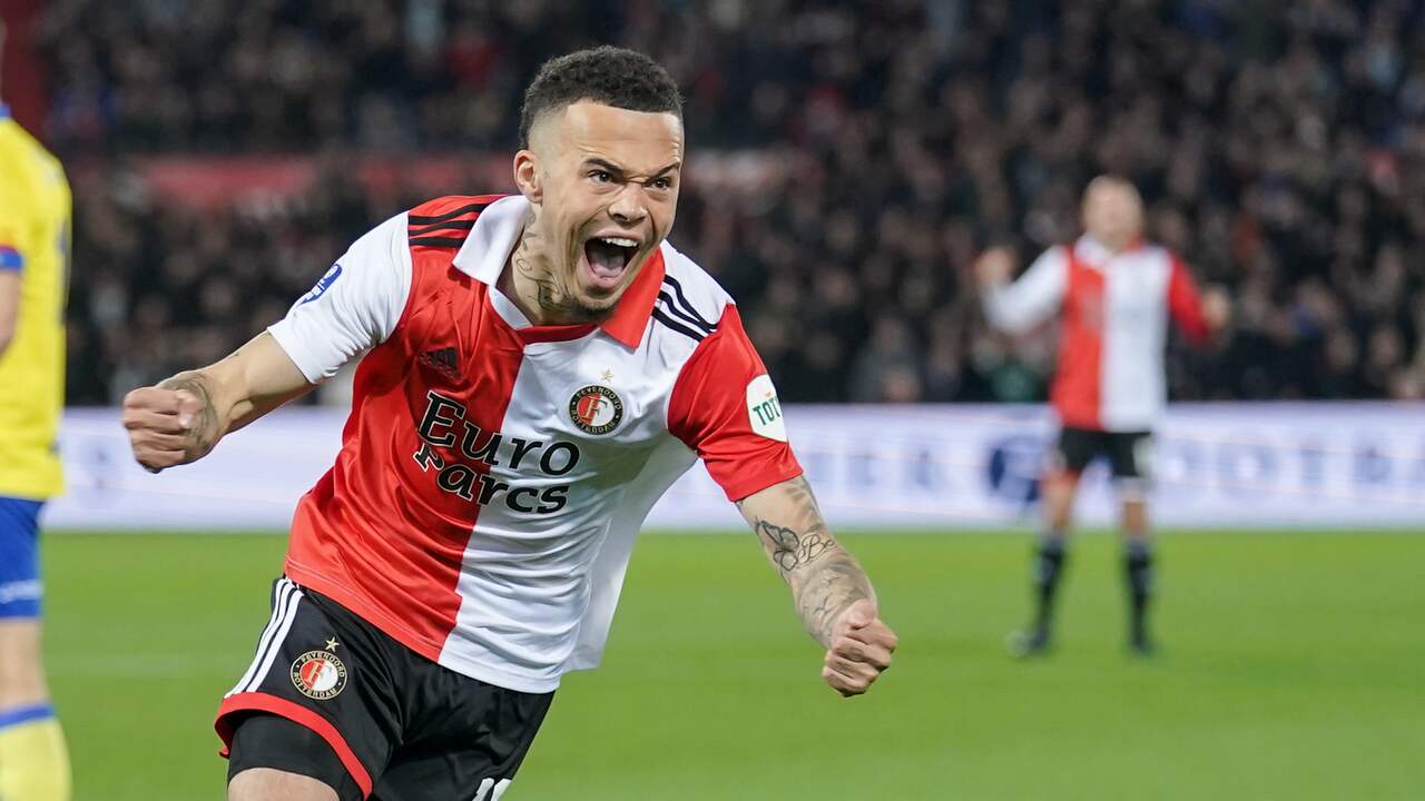 Feyenoord passeert Ajax en komt naast PSV door benauwde zege op Cambuur | Voetbal | NU.nl