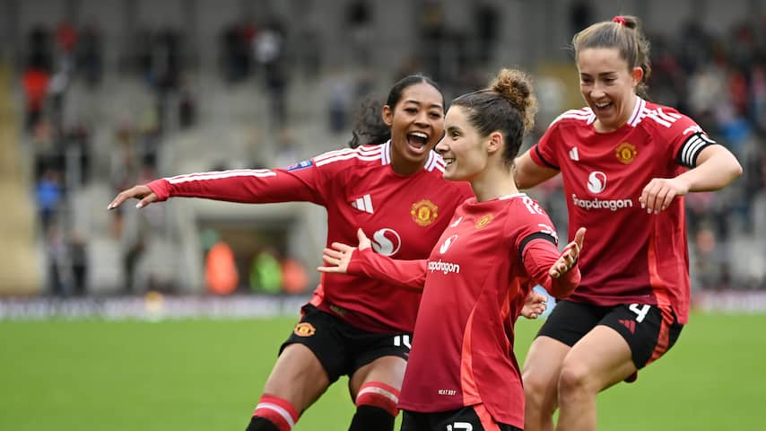 Dominique Janssen maakt eerste goal voor United bij ruime zege op ...