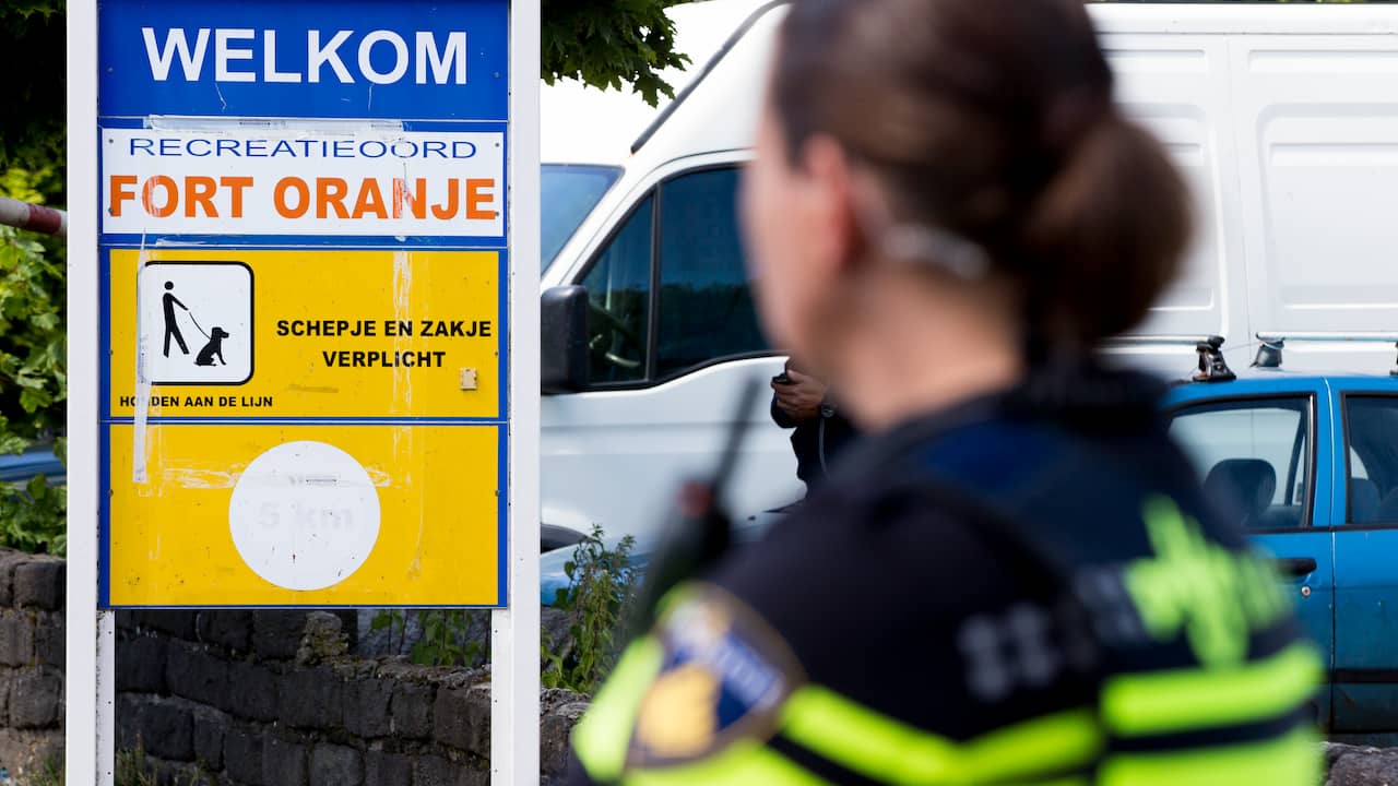 Eigenaar Cees Engel aangehouden bij bezoek aan Fort Oranje | West ...