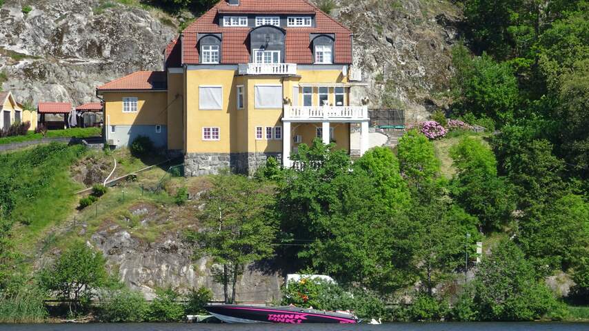 'Vuilniskoningin' Bella Nilsson werkte zich op van stripper tot ...