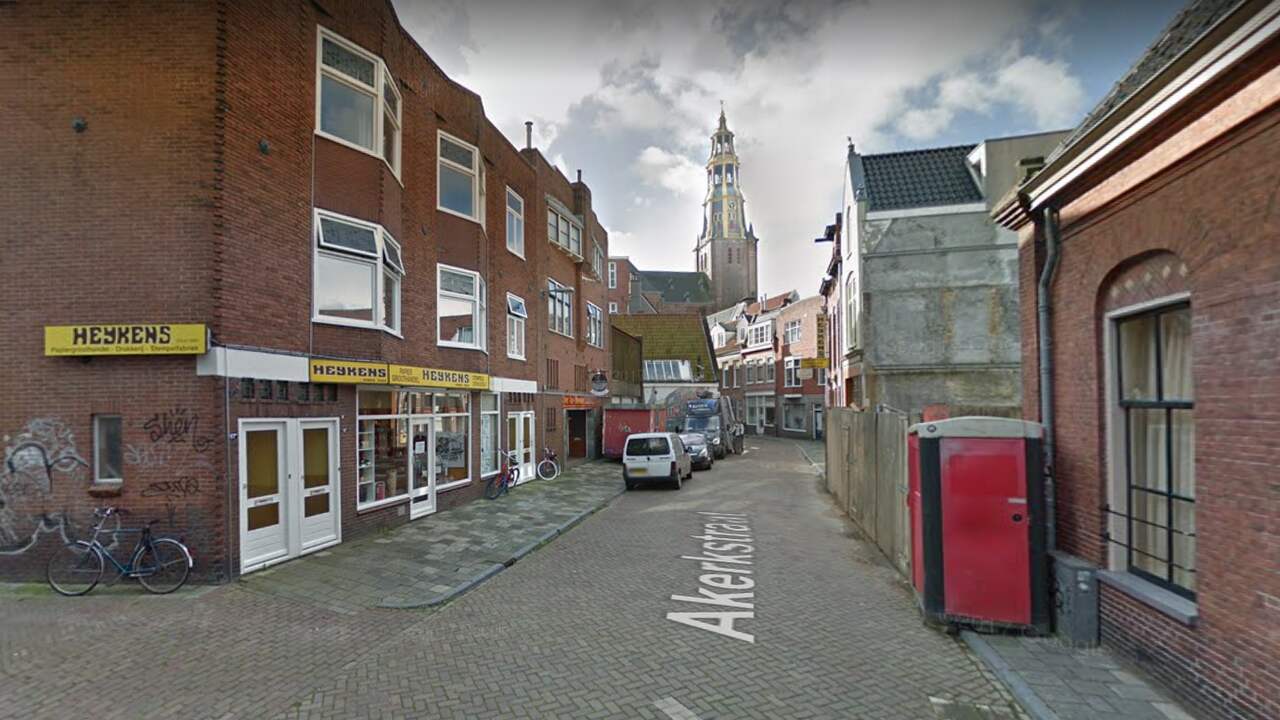 Politie arresteert elf mensen bij ontruiming gekraakt pand in centrum ...