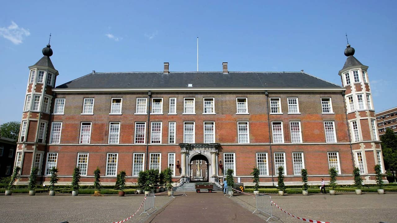 Instructeur van KMA direct op non-actief gesteld na meldingen van ...