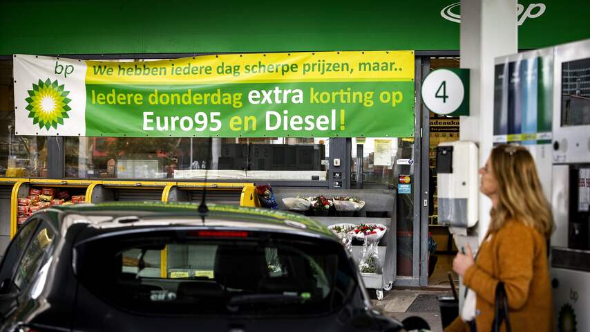 Verbod op nieuwe benzineauto's lijkt te wankelen: houdt de EU voet bij ...
