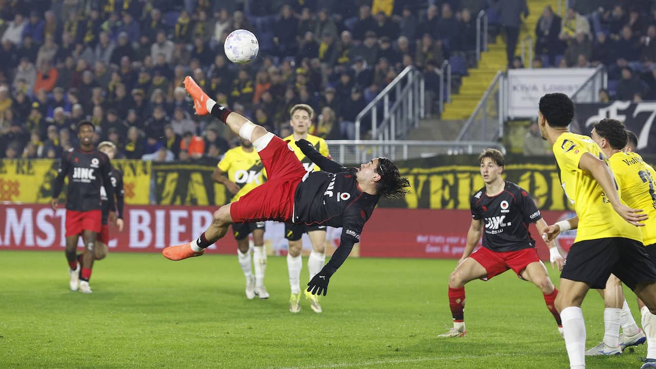 NAC verliest door vroege rode kaart en fraaie omhaal van Excelsior in ...