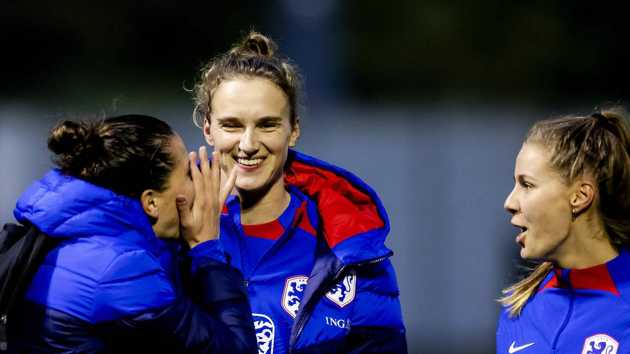 Miedema werkt eerste training met Oranjeselectie af na jaar ...