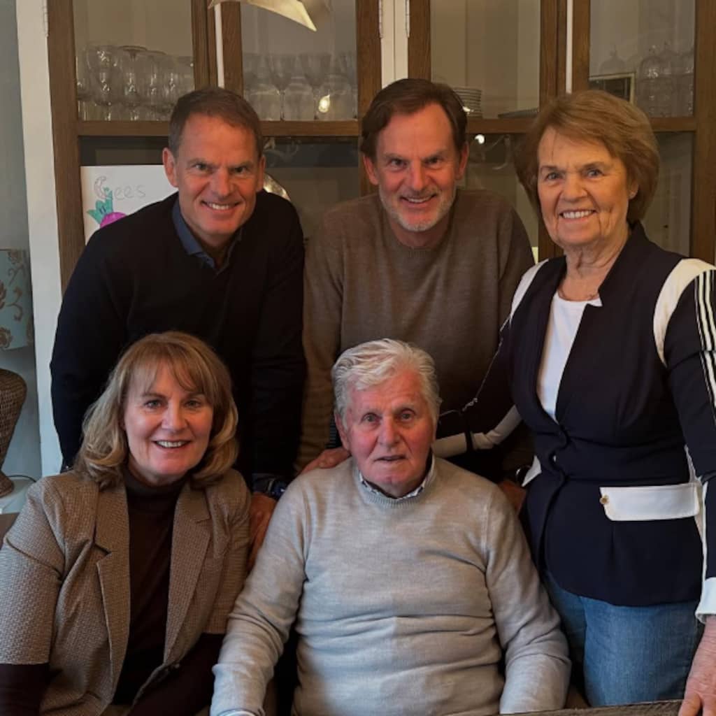 Frank en Ronald de Boer rouwen om overlijden vader Cees (83) | Achterklap | NU.nl