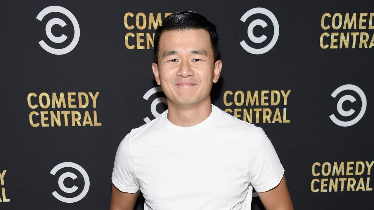Ronny Chieng komt met stand-upcomedyshow voor het eerst naar Nederland ...