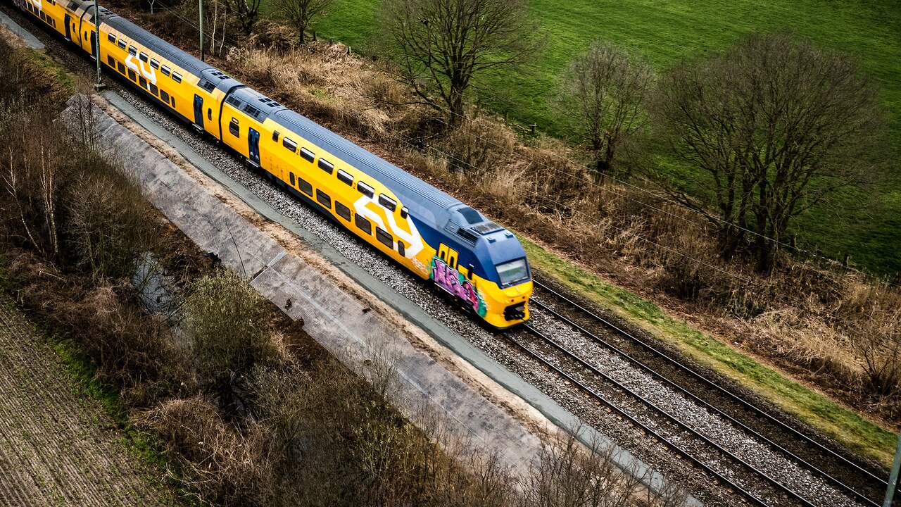 Grootste spoorvakbond wil weer praten met NS, voorlopig geen stakingen ...