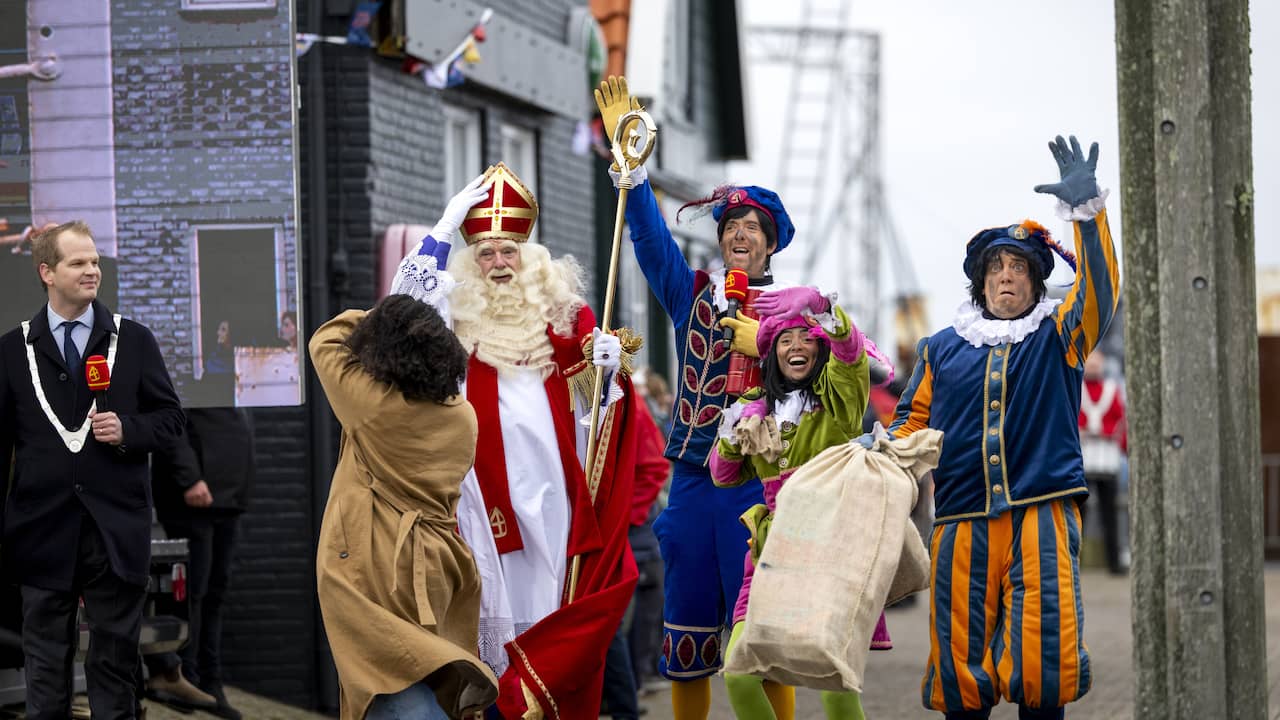 Sinterklaas met vertraging gearriveerd op Texel, teleurstelling door andere route | Media en ...