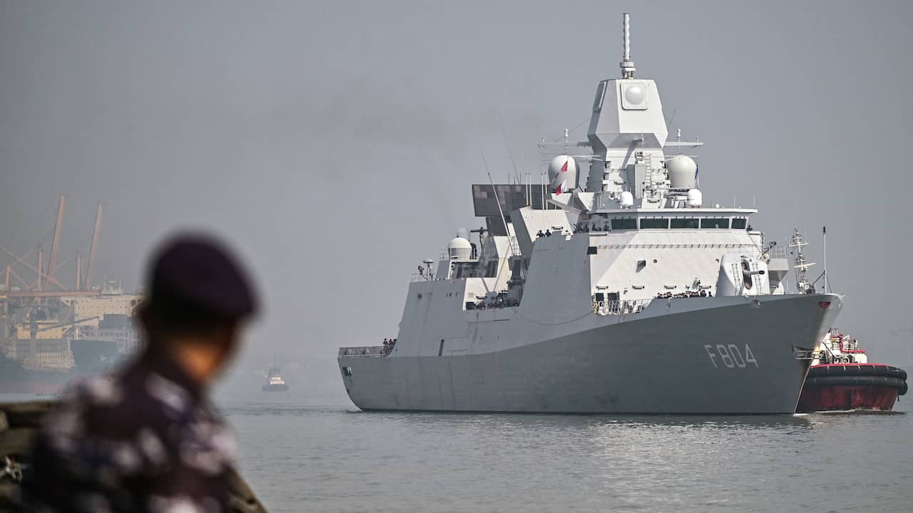 Defensie ontkent dat fregat in Chinese wateren voer: 'Vervolgt geplande ...